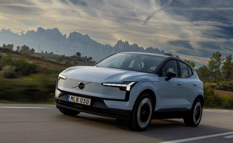 VOLVO EX30 Ultra 完整試駕體驗，下一台車就是他了 | 雲爸的私處